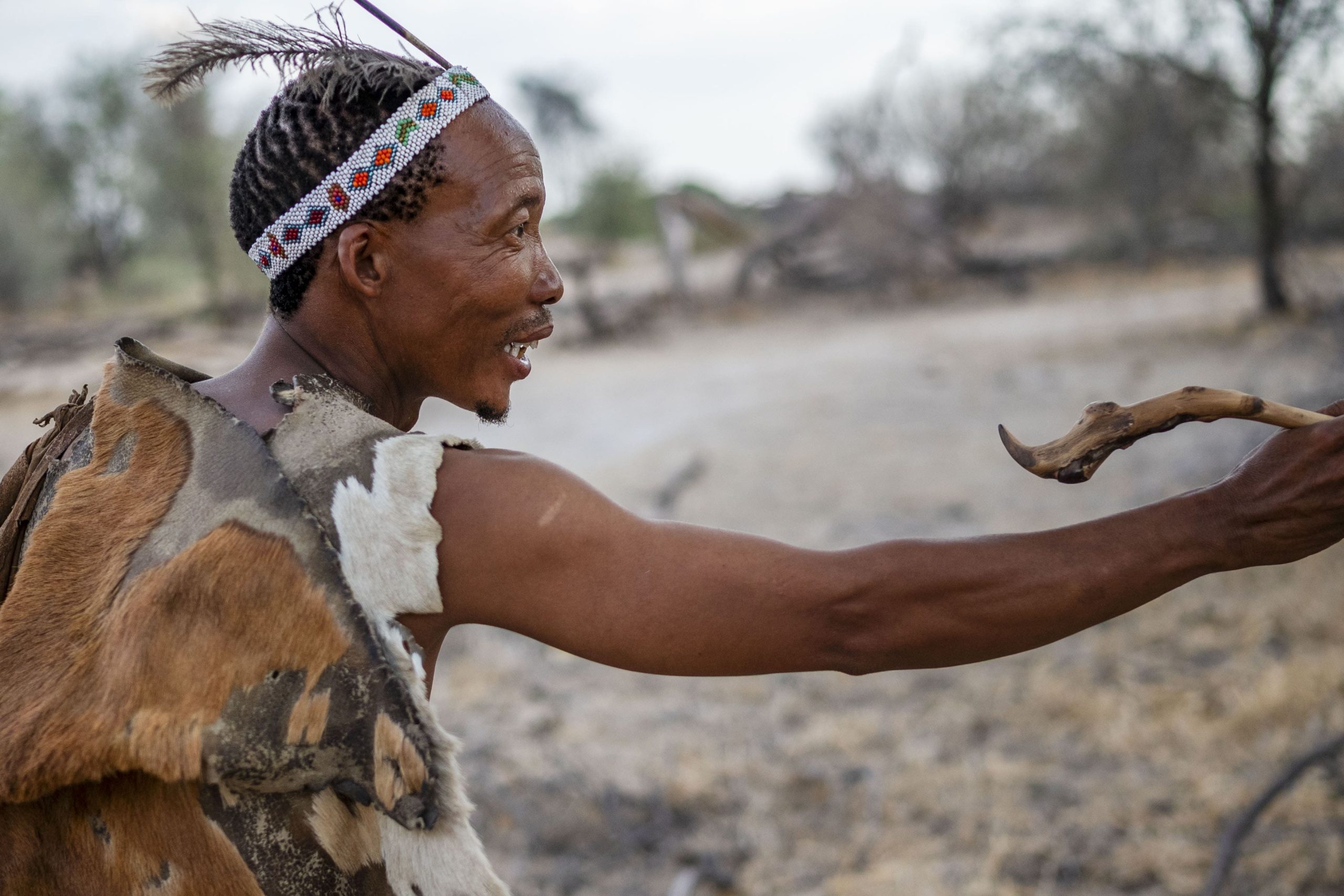 Boscimani, gli antichissimi cacciatori del Kalahari oggi senza terra ...